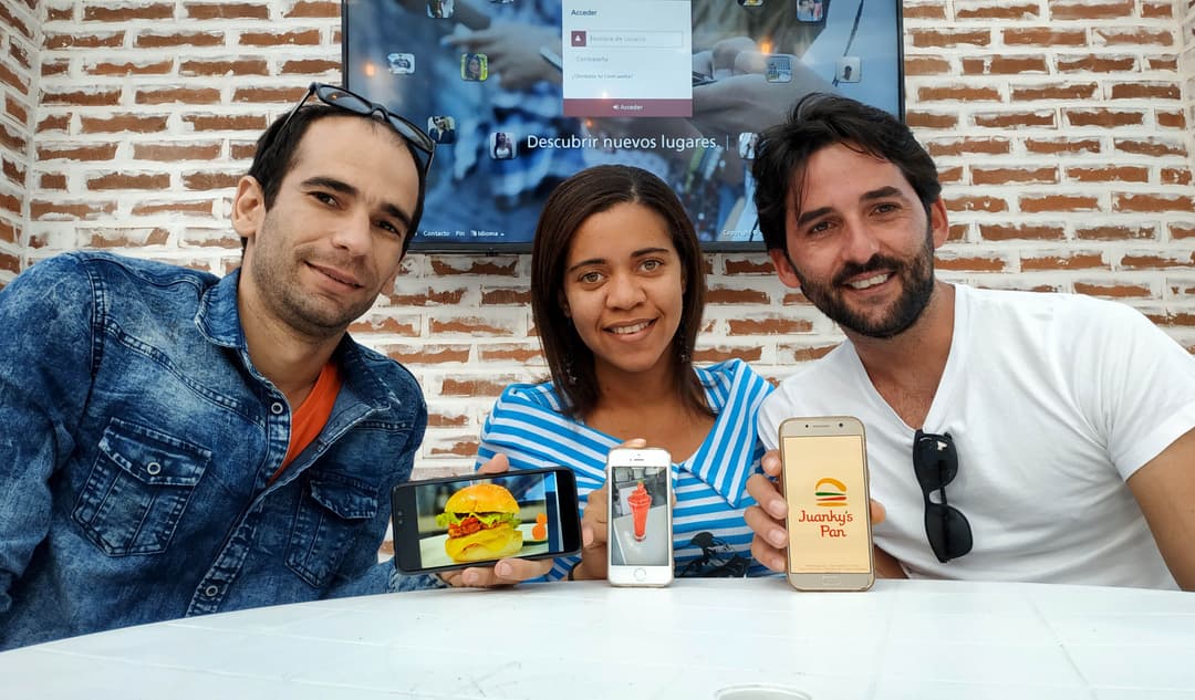 Negocios cubanos con menú electrónico y redes sociales propias | elTOQUE